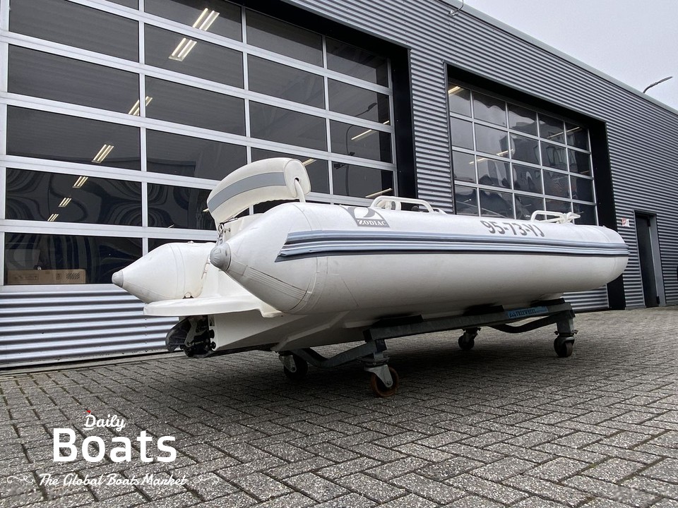 2004 Zodiac Pro Jet 420 - Defect for sale. View price, photos and Buy ...