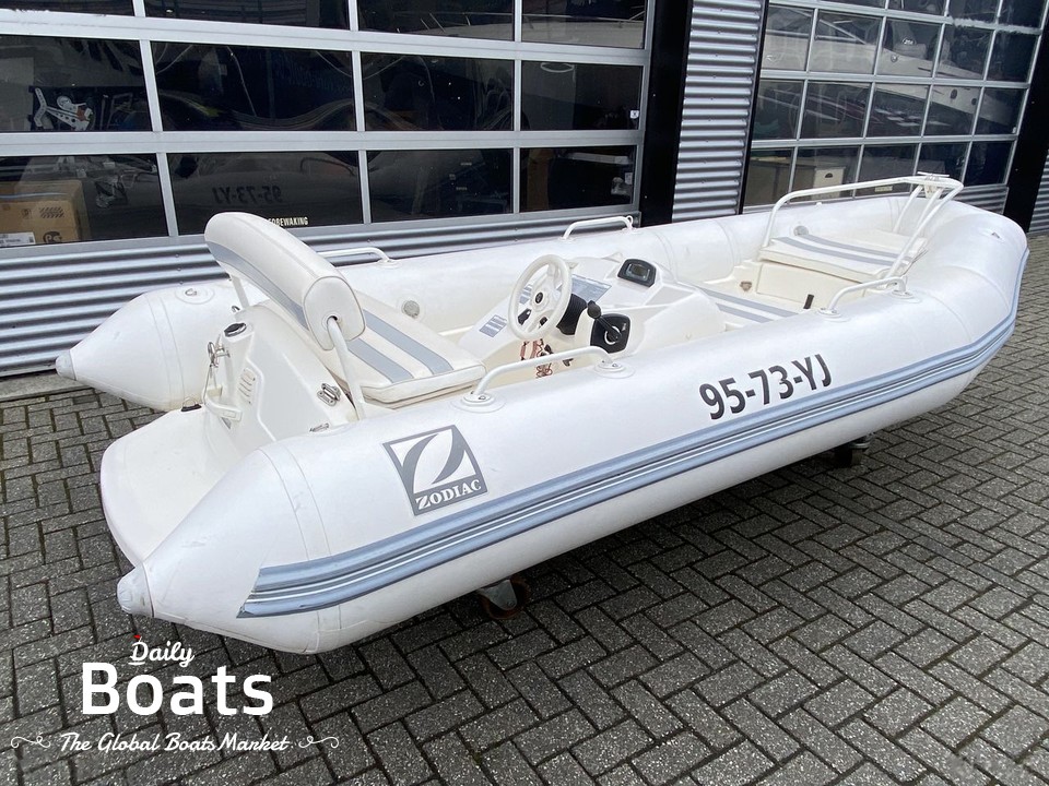 2004 Zodiac Pro Jet 420 - Defect for sale. View price, photos and Buy ...