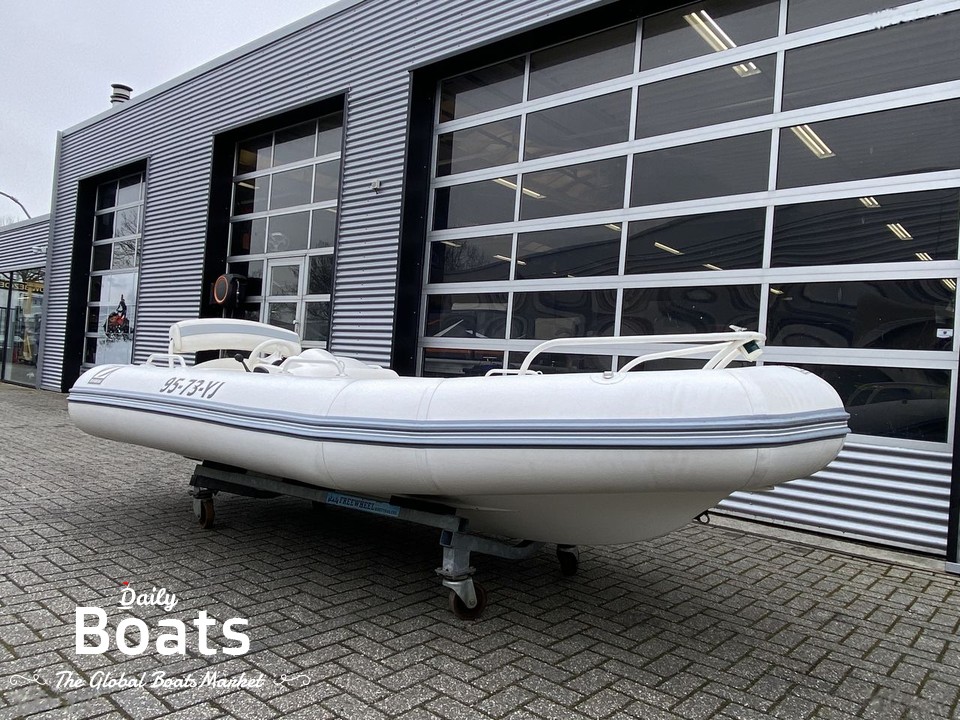 2004 Zodiac Pro Jet 420 - Defect for sale. View price, photos and Buy ...