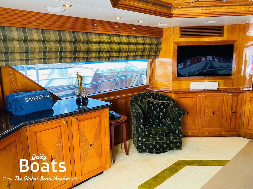 2002 Hatteras 86 Convertible for sale. View price, photos and Buy 2002 ...