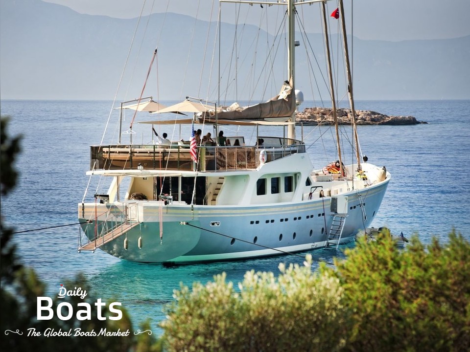 Barcos a motor Custom built/Eigenbau 34m composite hull luxury yacht en ...