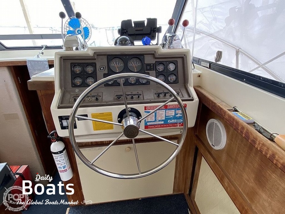 1986 Trojan F32 Flybridge Sedan for sale. View price, photos and Buy ...