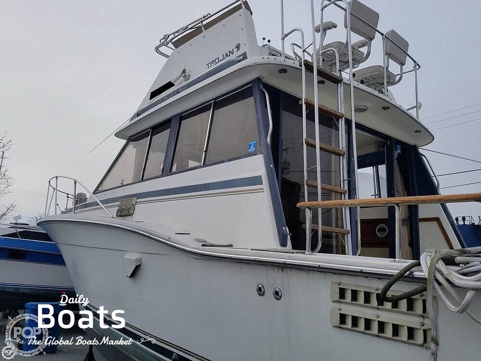 1986 Trojan F32 Flybridge Sedan for sale. View price, photos and Buy ...