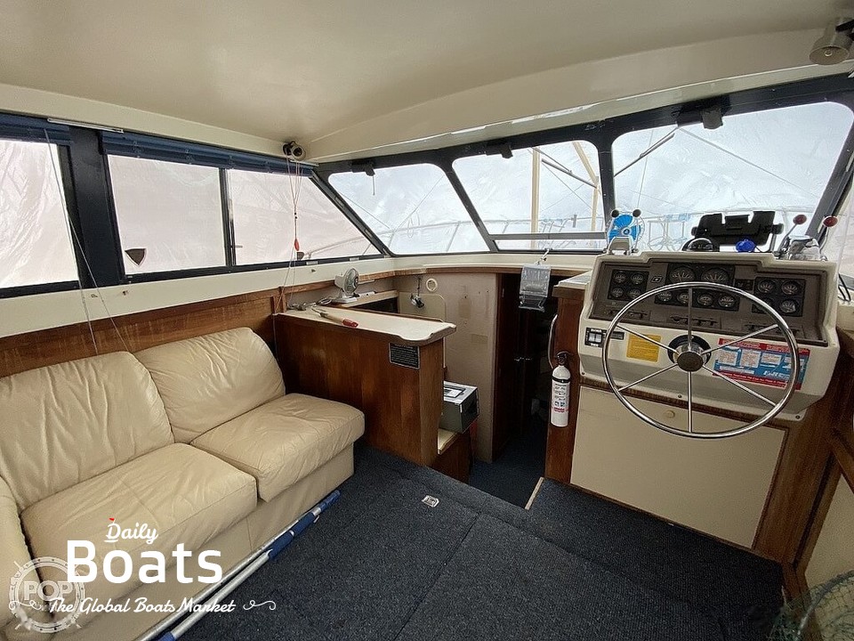 1986 Trojan F32 Flybridge Sedan for sale. View price, photos and Buy ...