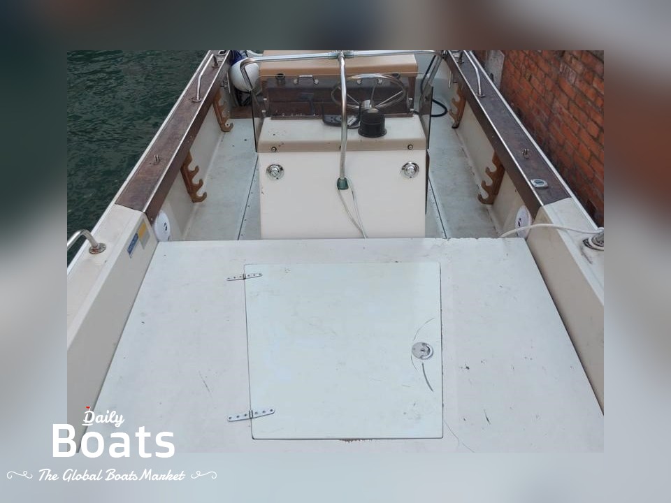 1981 Boston Whaler Outrage 20 for sale. View price, photos and Buy 1981 ...