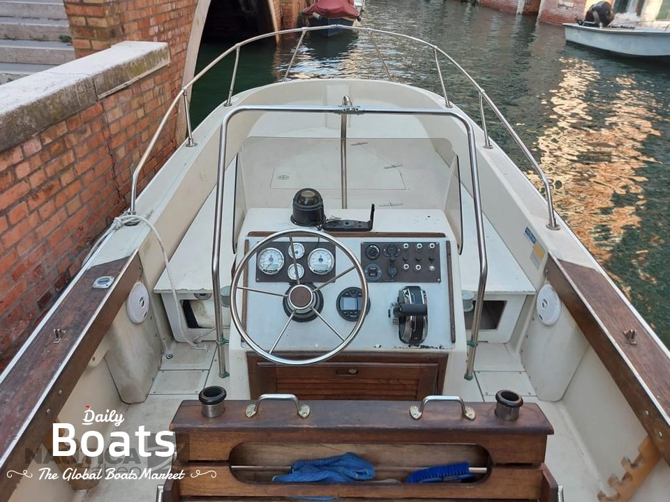 1981 Boston Whaler Outrage 20 for sale. View price, photos and Buy 1981 ...