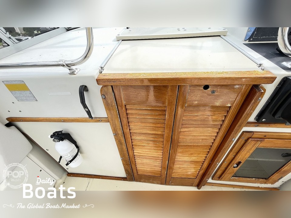 1987 Boston Whaler 22 Revenge Wt for sale. View price, photos and Buy ...