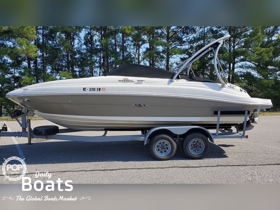 2007 Sea Ray 220 Sundeck for sale. View price, photos and Buy 2007 Sea ...