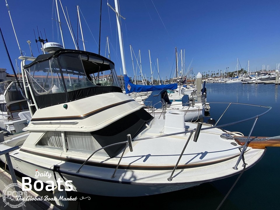 1972 Bertram Flybridge Cruiser 28 for sale. View price, photos and Buy ...