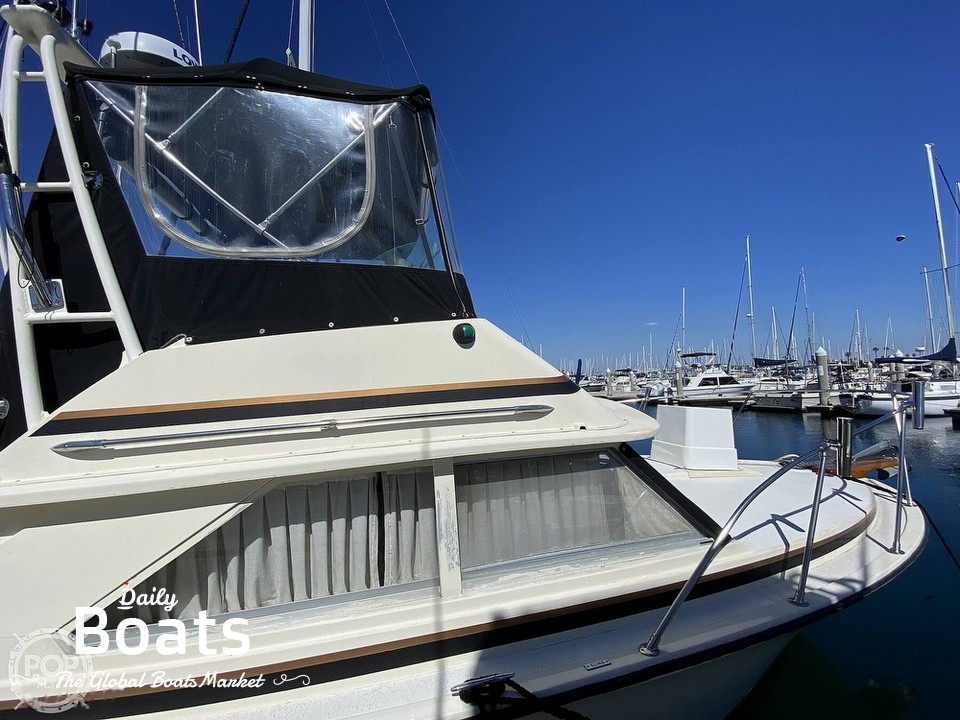 1972 Bertram Flybridge Cruiser 28 for sale. View price, photos and Buy ...