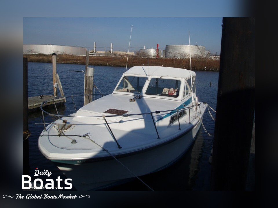 1977 Uniflite 28 Salty Dog for sale. View price, photos and Buy 1977 ...