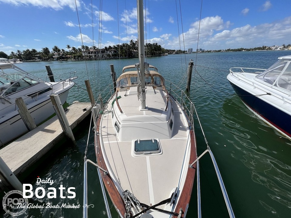 1985 Island Packet 27 for sale. View price, photos and Buy 1985 Island ...