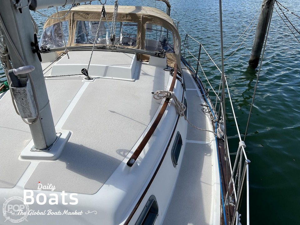 1985 Island Packet 27 for sale. View price, photos and Buy 1985 Island ...