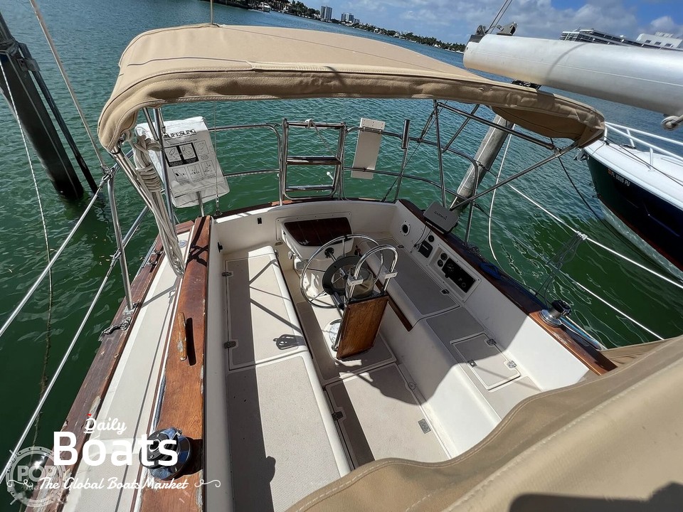 1985 Island Packet 27 for sale. View price, photos and Buy 1985 Island ...