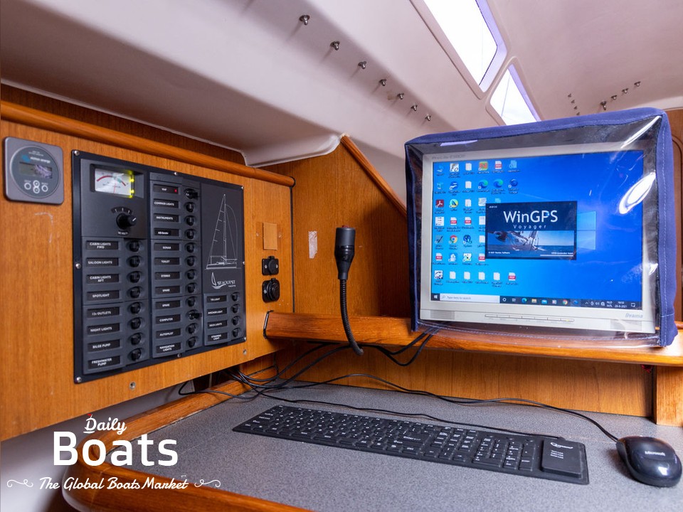 2008 SeaQuest Yachts 32 - Sj320 for sale. View price, photos and Buy ...