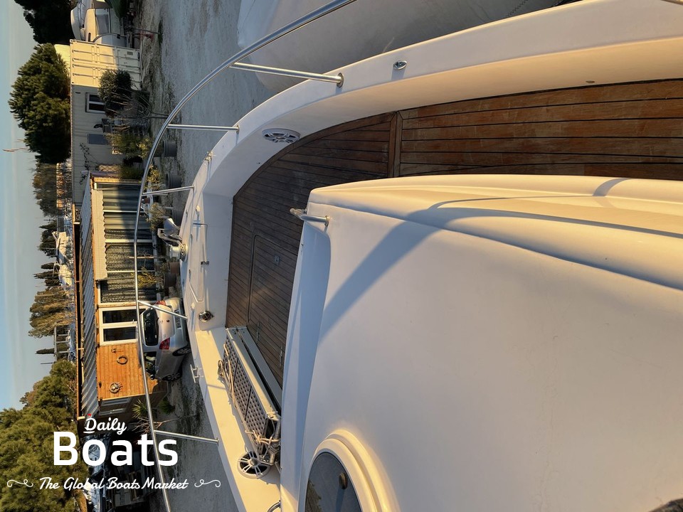 2005 Majesty Yachts / Gulf Craft Walkaround 33 for sale. View price ...
