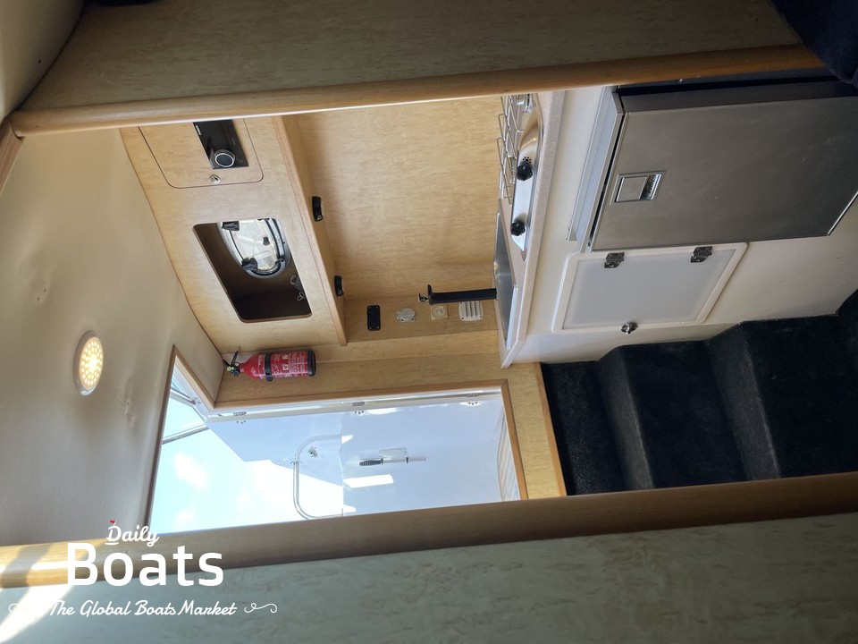 2005 Majesty Yachts / Gulf Craft Walkaround 33 for sale. View price ...