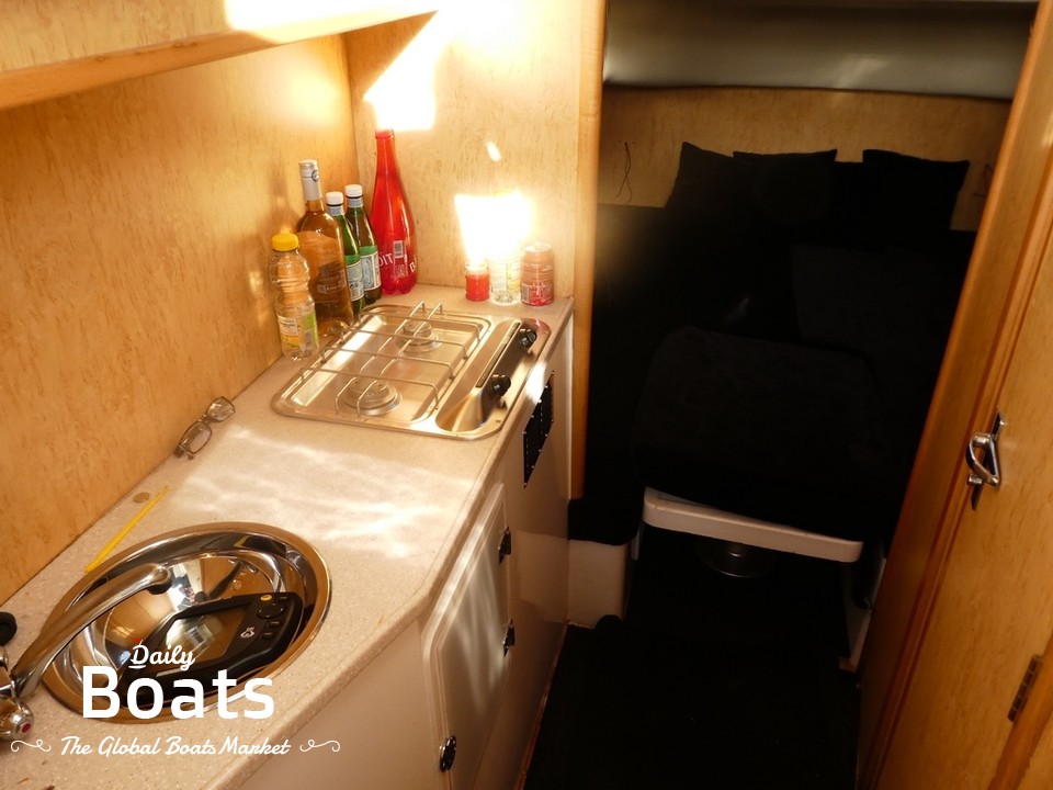 2005 Majesty Yachts / Gulf Craft Walkaround 33 for sale. View price ...