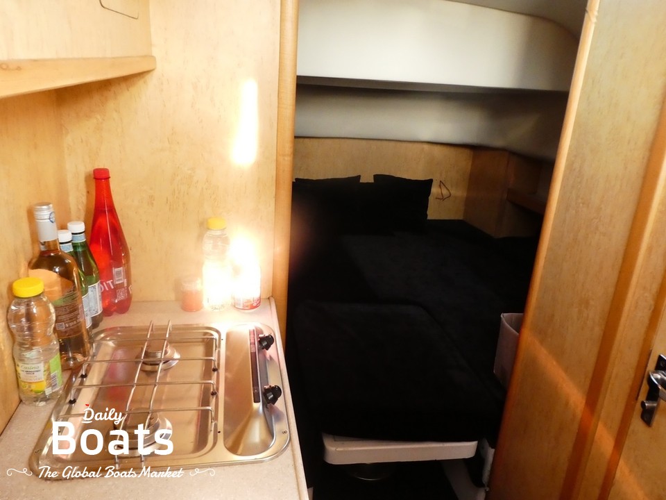 2005 Majesty Yachts / Gulf Craft Walkaround 33 for sale. View price ...