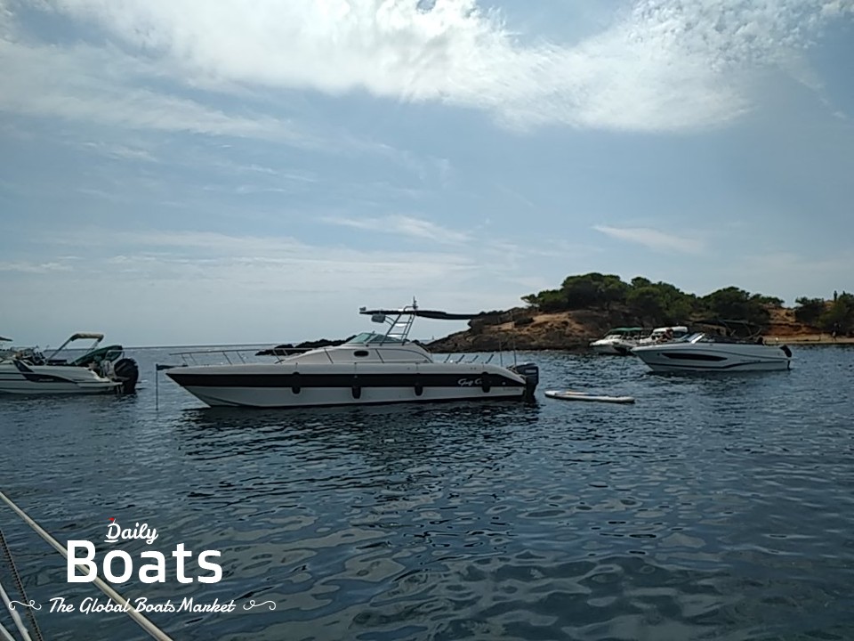 2005 Majesty Yachts / Gulf Craft Walkaround 33 for sale. View price ...