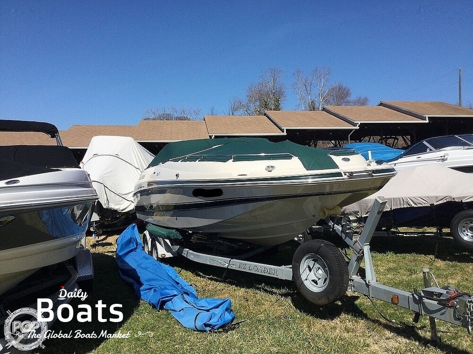 2004 Larson 234 Escape for sale. View price, photos and Buy 2004 Larson ...