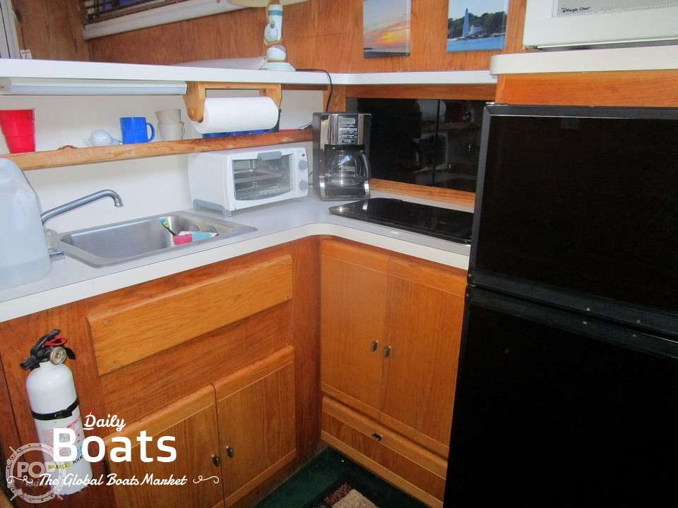 1989 Silverton 37 Convertible for sale. View price, photos and Buy 1989 ...