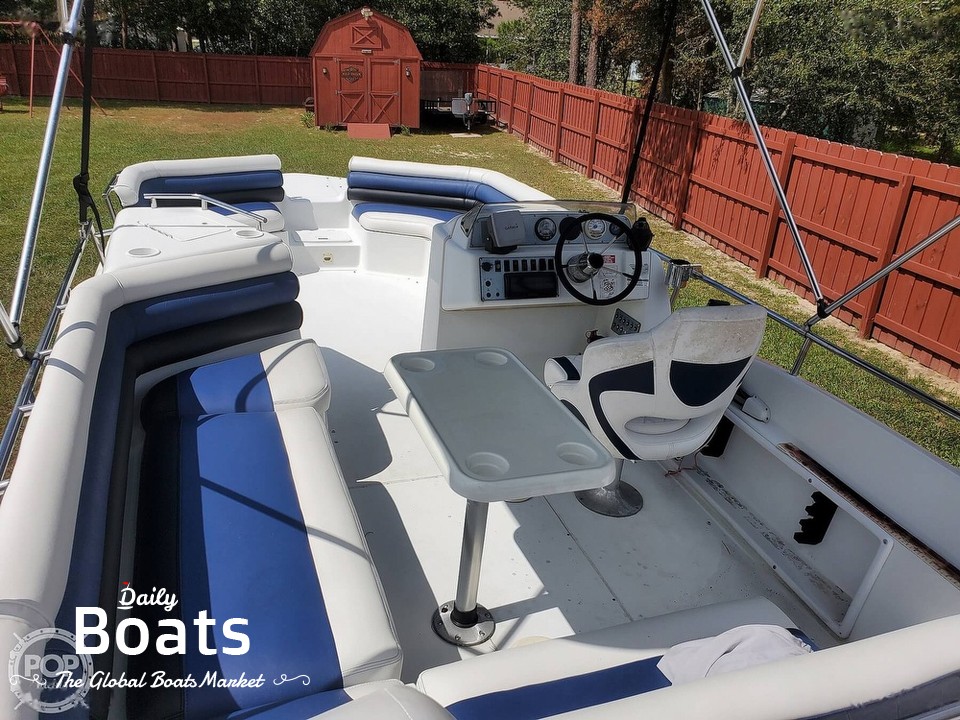 1995 Hurricane Boats 24 Fun Deck for sale. View price, photos and Buy ...