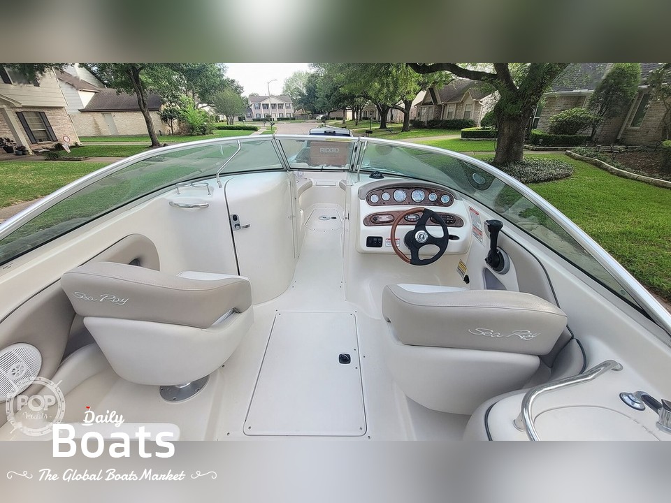2004 Sea Ray 240 Sundeck for sale. View price, photos and Buy 2004 Sea ...