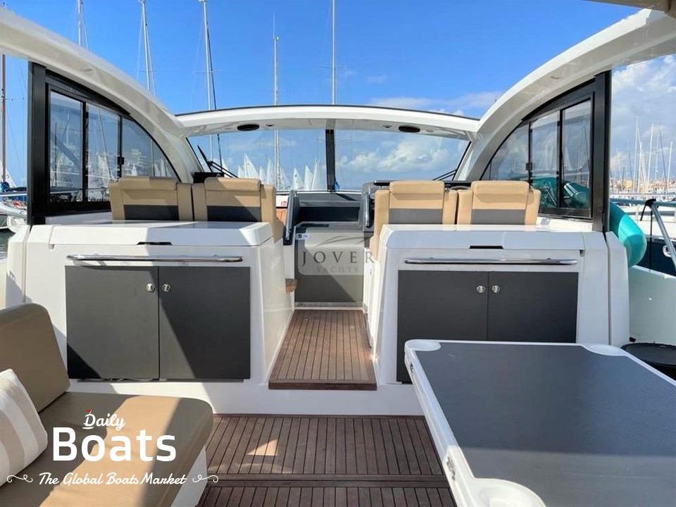 2011 Sealine Sc42 for sale. View price, photos and Buy 2011 Sealine ...