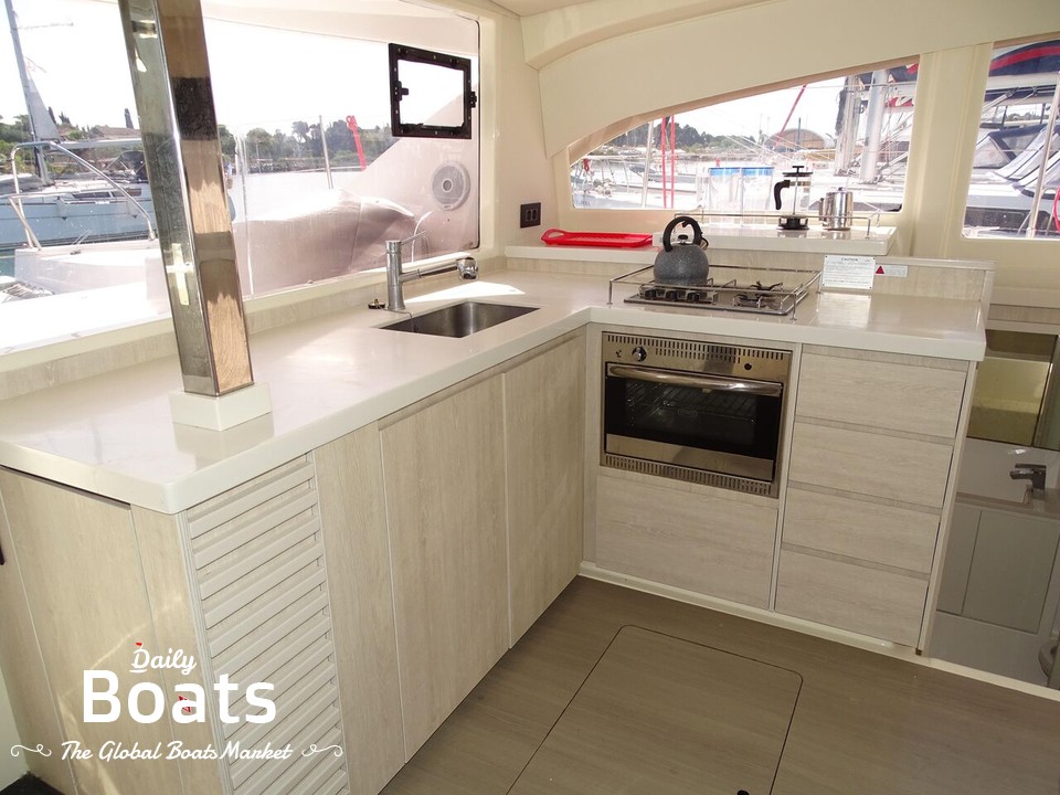 2016 Robertson & Caine Leopard 40 for sale. View price, photos and Buy 2016 Robertson & Caine ...