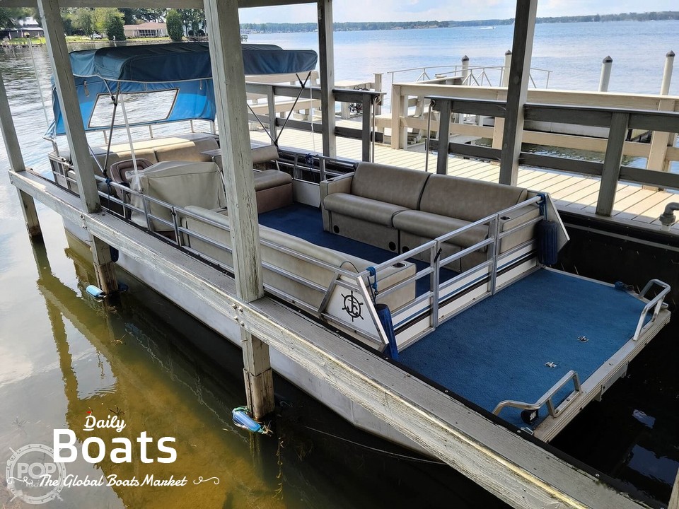 1987 JC Pontoon 824 Ex for sale. View price, photos and Buy 1987 JC ...