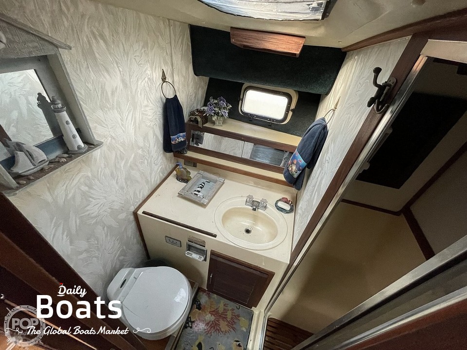 1981 Silverton 37 Convertible for sale. View price, photos and Buy 1981 ...