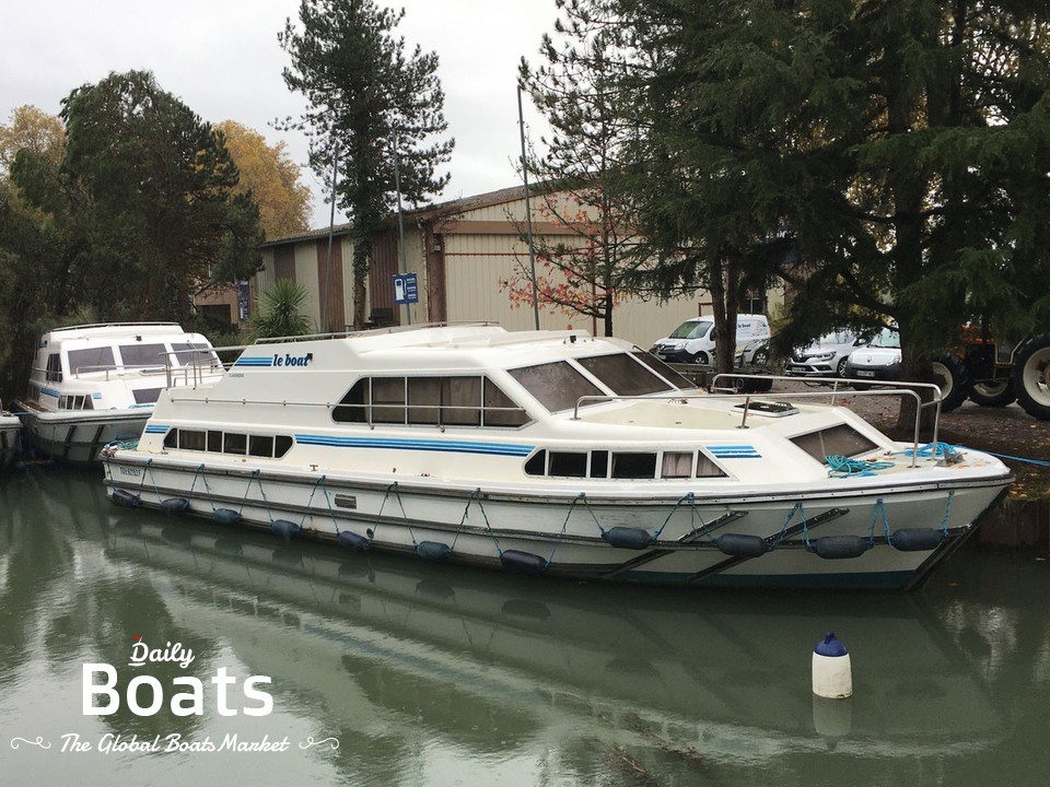 1996 Crown Cruiser 41 Classique for sale. View price, photos and Buy ...
