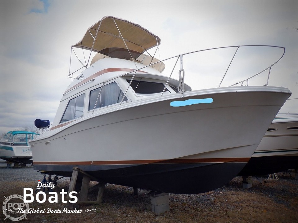 1983 Uniflite 28 Mega for sale. View price, photos and Buy 1983 ...