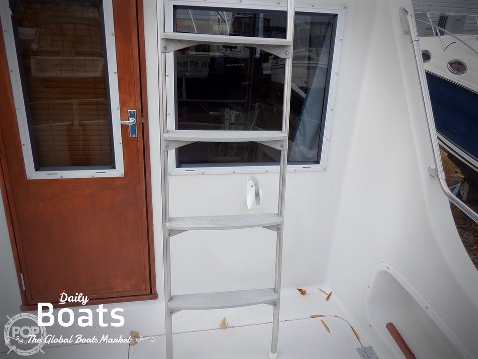 1983 Uniflite 28 Mega for sale. View price, photos and Buy 1983 ...