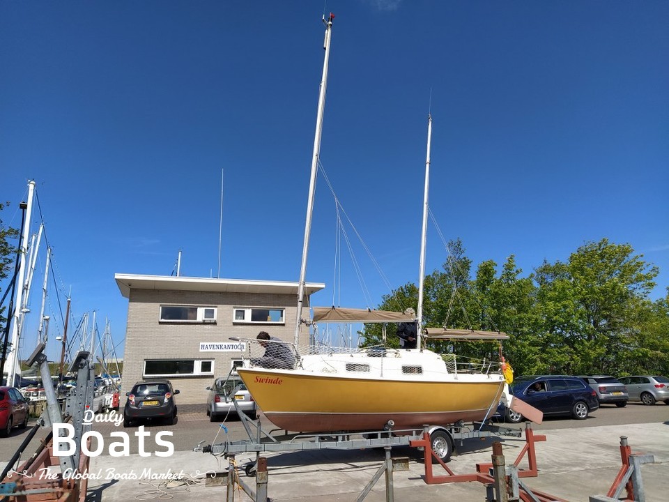 1984 British Hunter Liberty 22 for sale. View price, photos and Buy ...