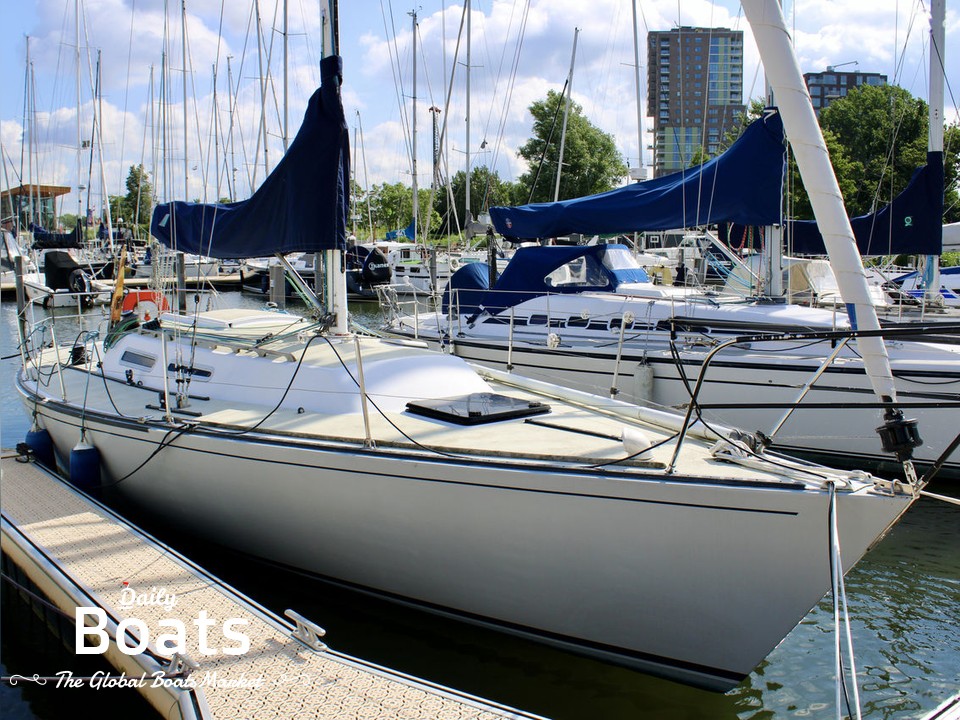 1983 J Boats J/35 for sale. View price, photos and Buy 1983 J Boats J ...