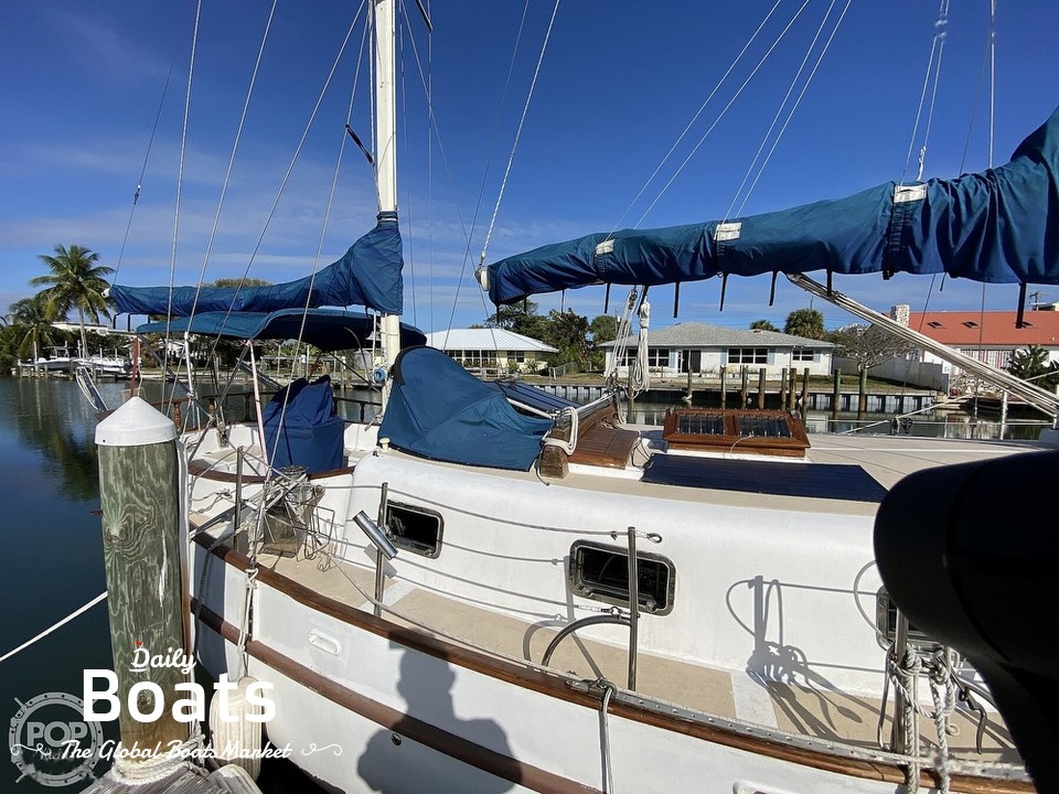 1982 Island Trader 38 for sale. View price, photos and Buy 1982 Island ...