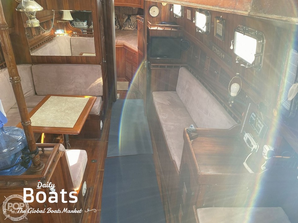 1982 Island Trader 38 for sale. View price, photos and Buy 1982 Island ...