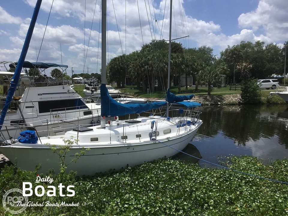 1975 Allied Boat Company Princess 36 for sale. View price, photos and ...
