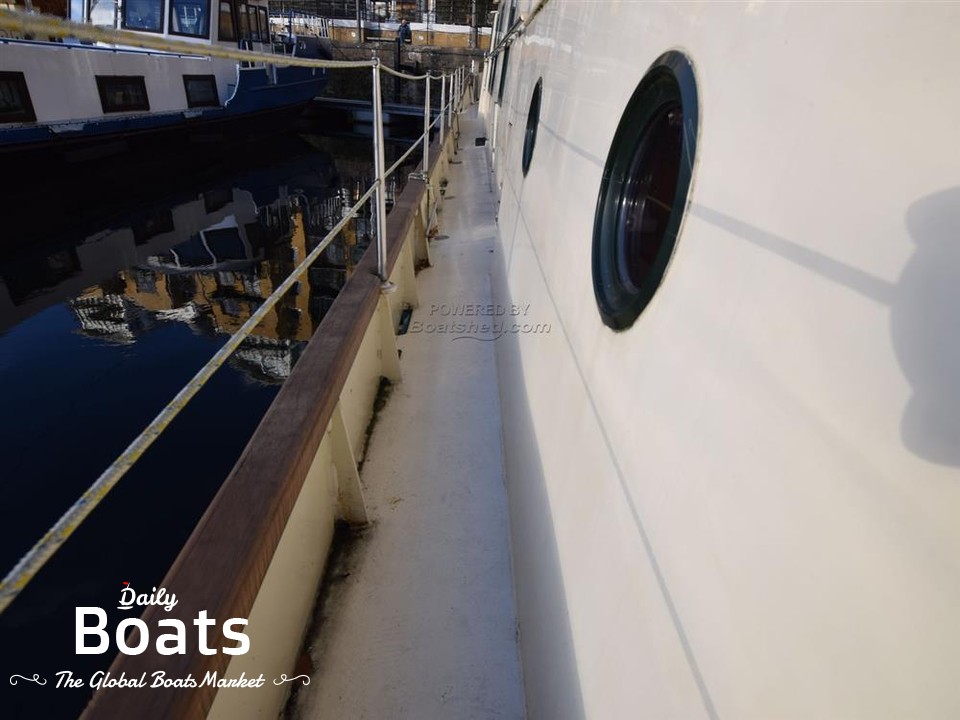 2002 Motor Yacht 21M for sale. View price, photos and Buy 2002 Motor ...