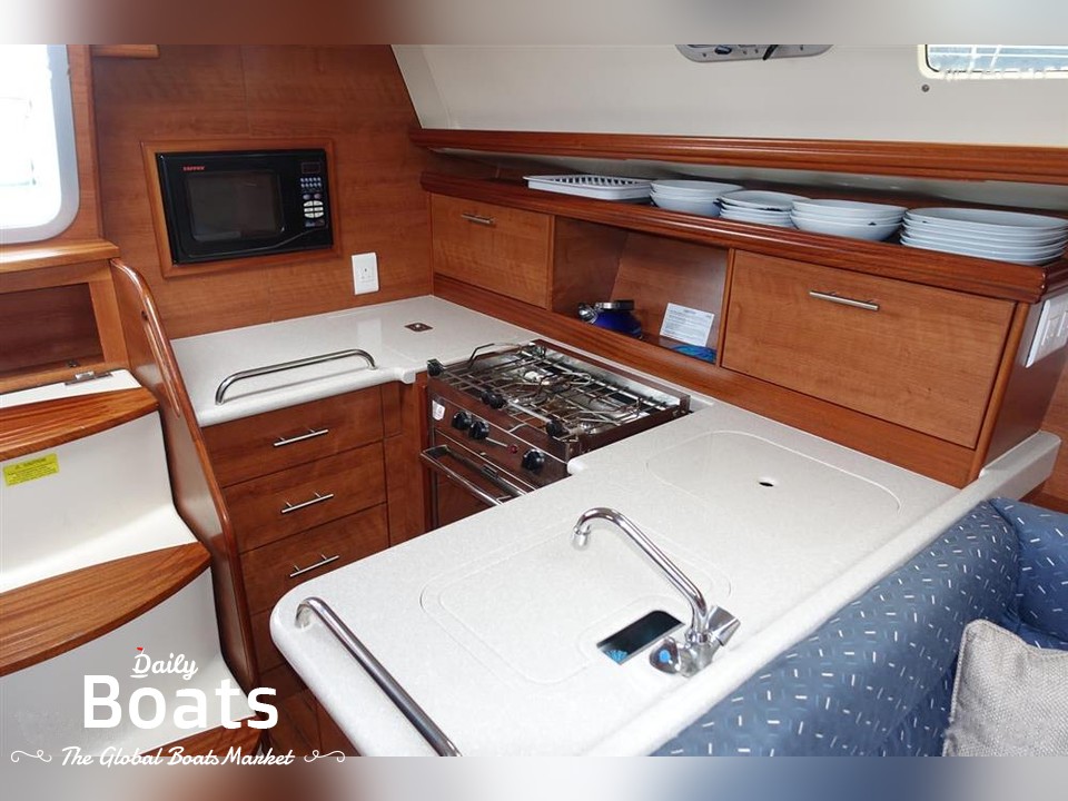 2011 Hunter Legend 33E for sale. View price, photos and Buy 2011 Hunter ...