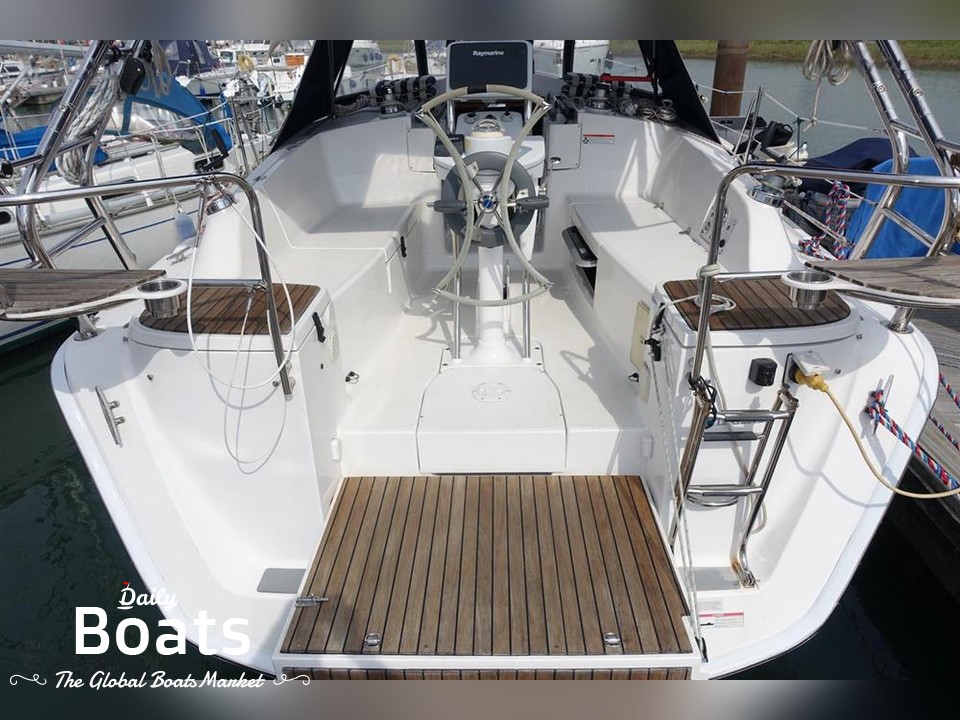 2011 Hunter Legend 33E for sale. View price, photos and Buy 2011 Hunter ...