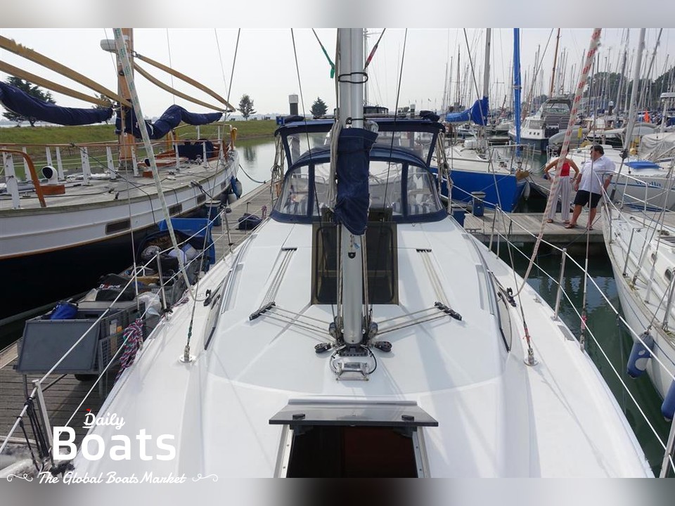 2011 Hunter Legend 33E for sale. View price, photos and Buy 2011 Hunter ...