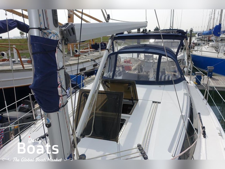 2011 Hunter Legend 33E for sale. View price, photos and Buy 2011 Hunter ...