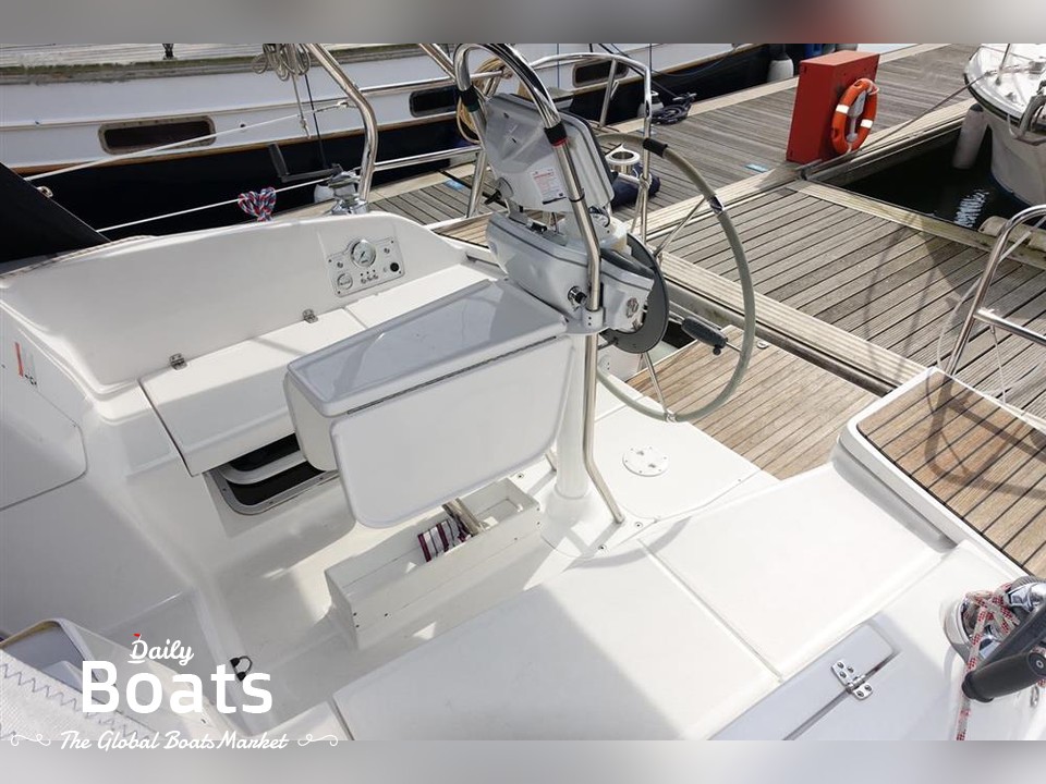 2011 Hunter Legend 33E for sale. View price, photos and Buy 2011 Hunter ...