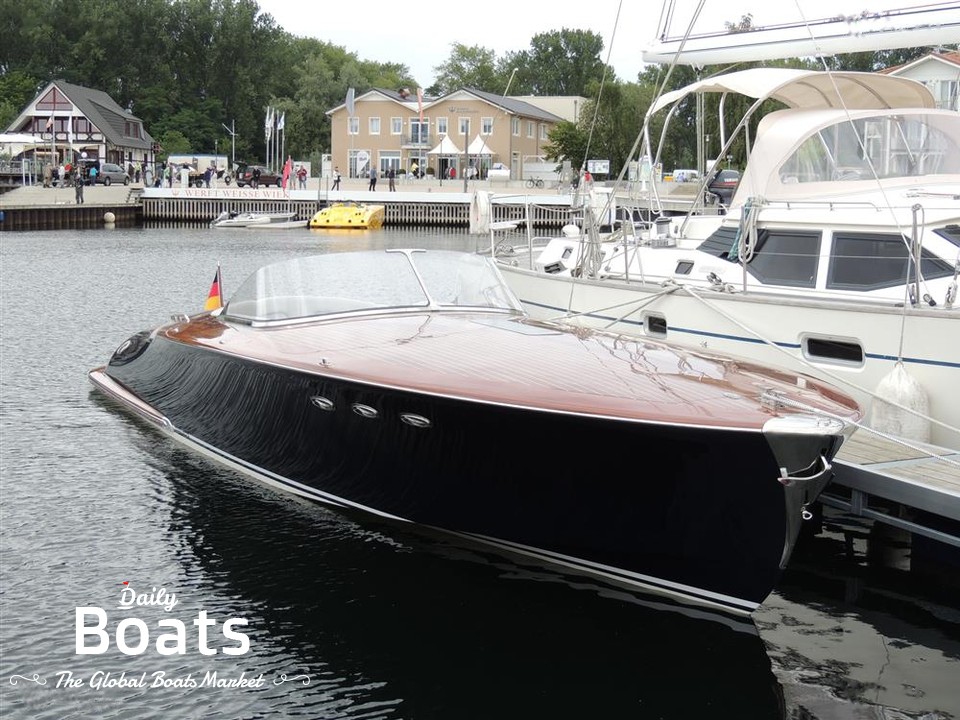 Classic roundabout for sale - Daily Boats