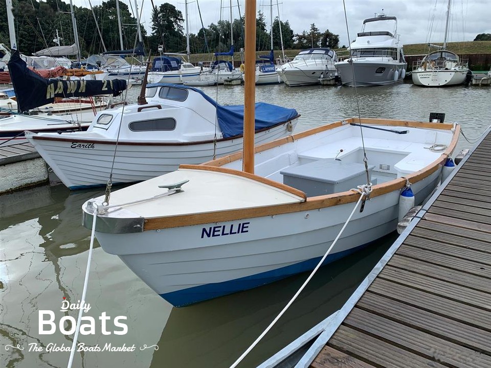 1985 Lake & Bay Traditional Open Day Boat for sale. View price, photos ...