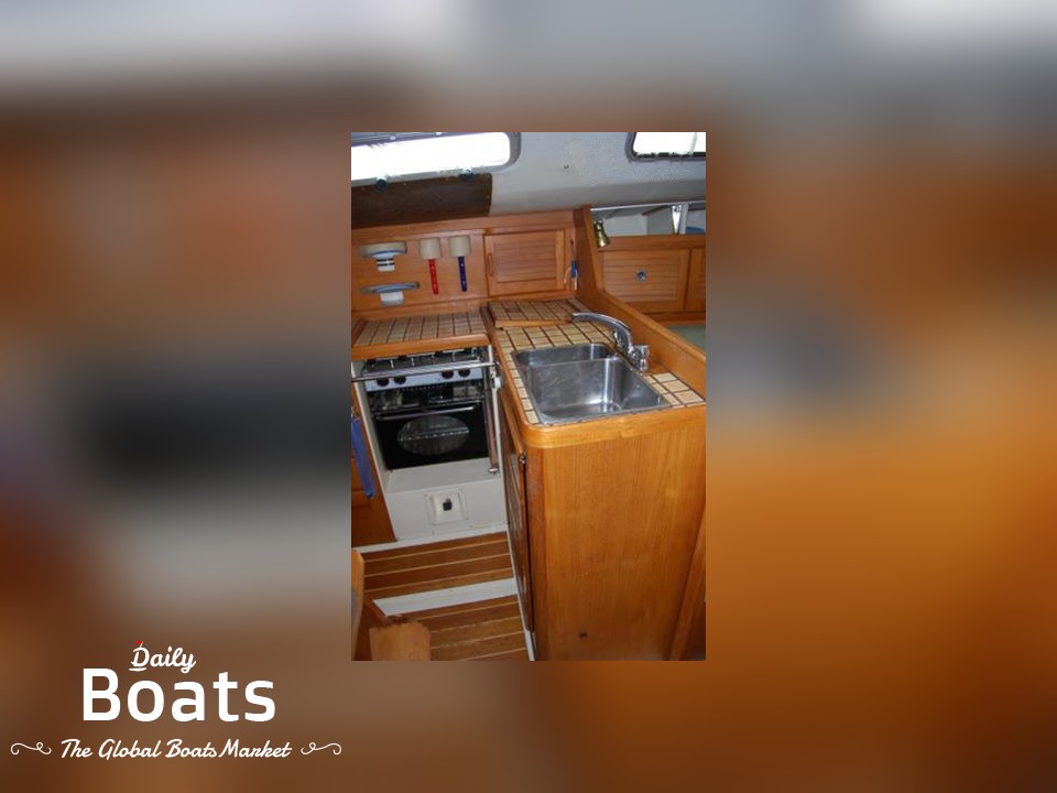 1991 Westerly Yachts Westerly Storm Cruiser 33 for sale. View price ...