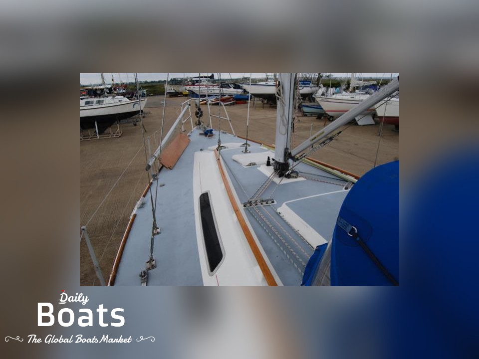 1991 Westerly Yachts Westerly Storm Cruiser 33 for sale. View price ...